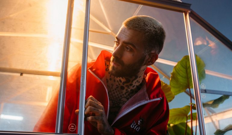 Quebo z kolejnym sukcesem. Jeden z jego klipów przekroczył sto mln na ...